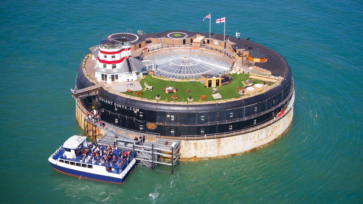 Top 10: World's Best Un-hotels - AMA