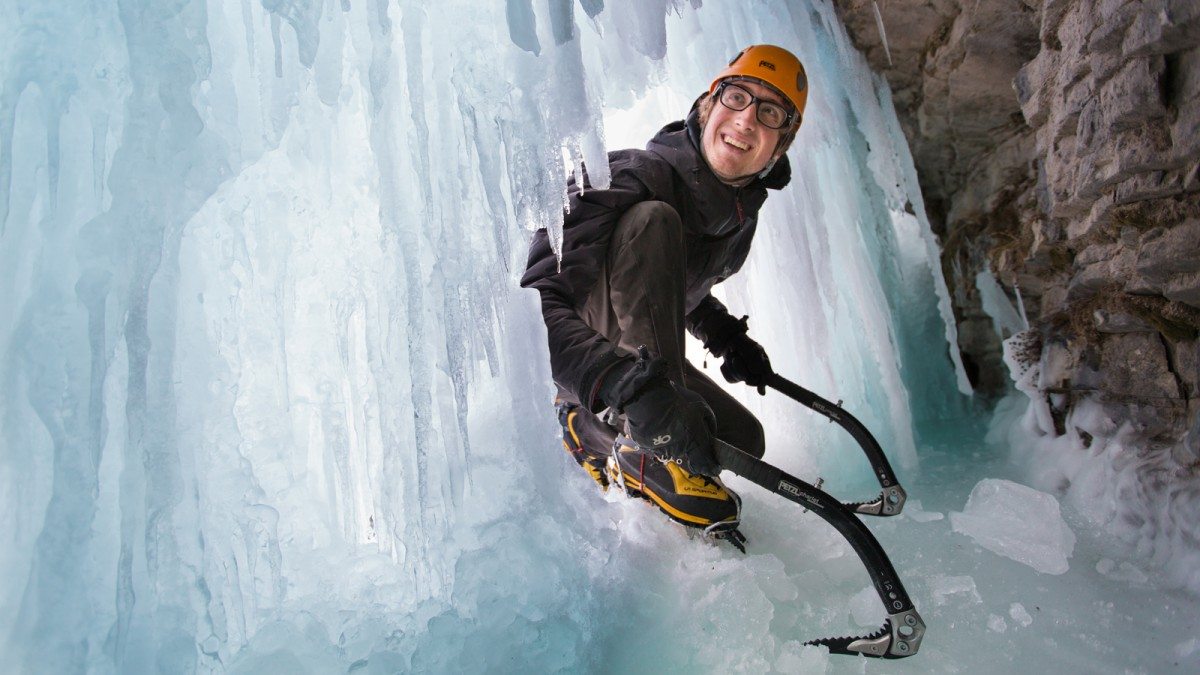 Winter-Activities-in-Alberta-Ice-Climbing-Jasper_Credit Ryan Bray Parks ...