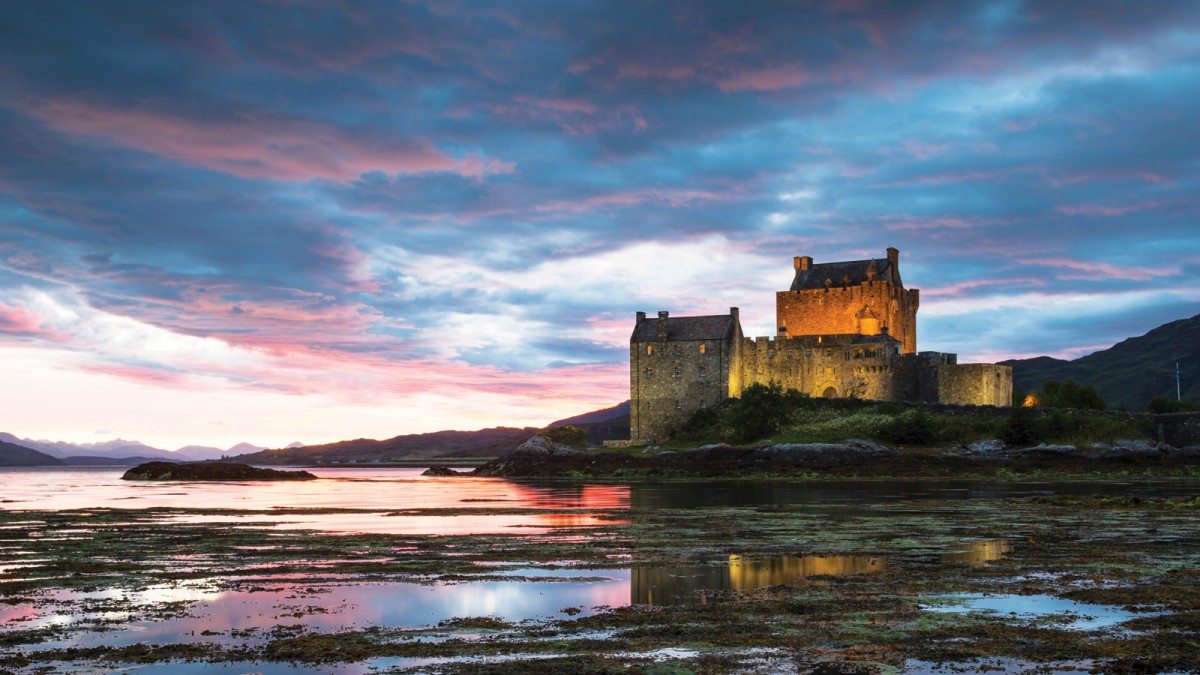 The Most Amazing Scottish Castles and How to See Them - AMA