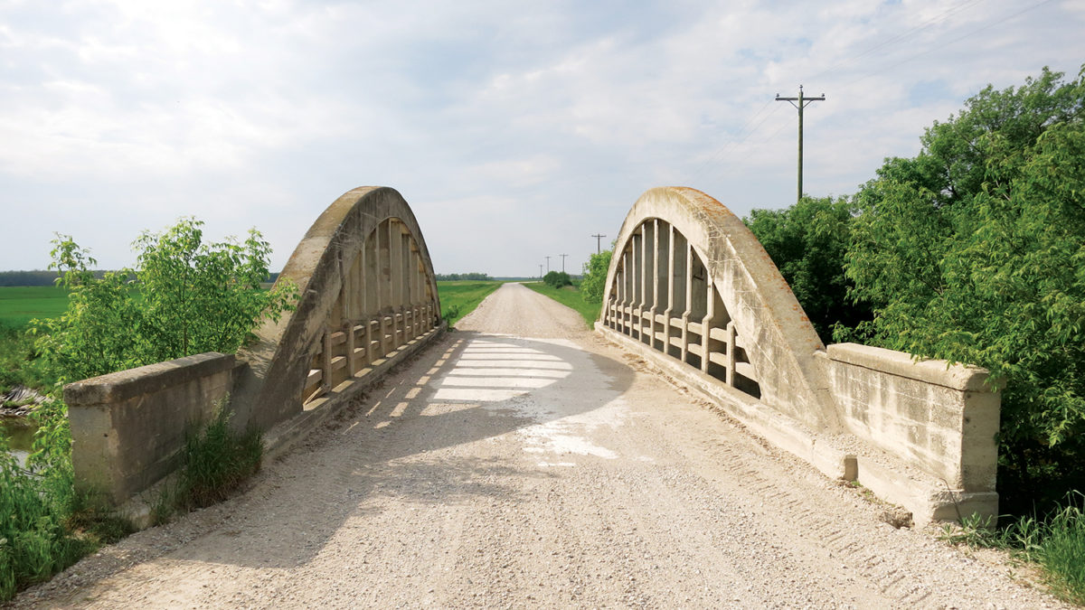 Your Guide to the Most Unusual Roadside Attractions in Manitoba - AMA